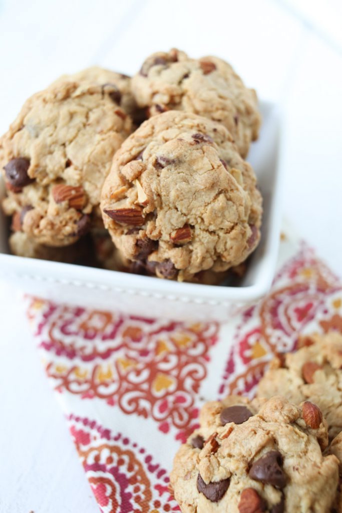 Toasted Almond Oatmeal Chocolate Chip Cookies for #SundaySupper ...